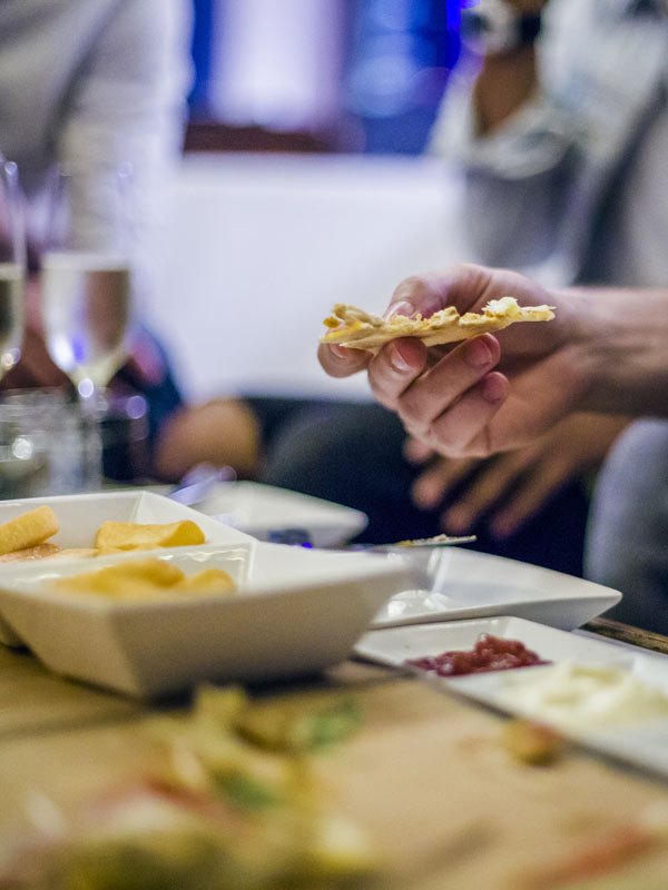 Send Dine-In Experience | BahrainGreetings